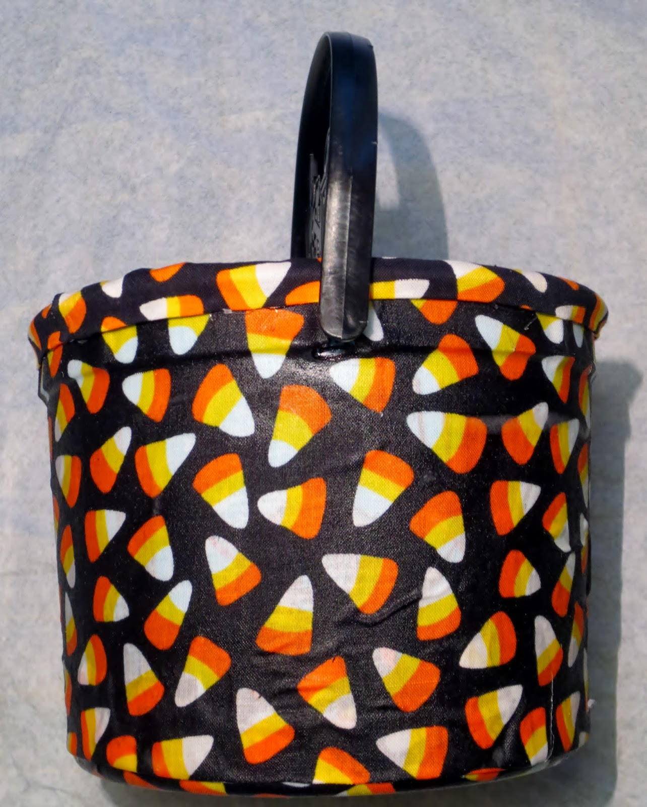 Easy DIY Trick Or Treat Bag AllFreeSewing easy-diy-trick-or-treat-bag-allfreesewing
