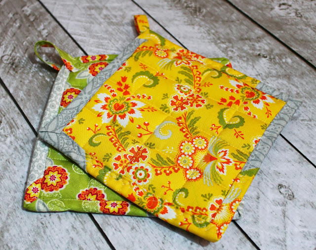 Easy Quilted Potholder Pattern FaveCrafts Easy Quilted Potholder Pattern FaveCrafts