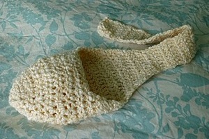 Stork Pouch Photography Prop | AllFreeCrochet.com