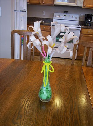 Paper Lilies | AllFreeHolidayCrafts.com