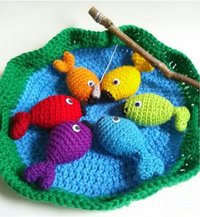 Rainbow Fish Game | AllFreeCrochet.com