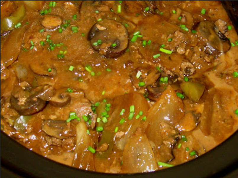 Smothered Cube Steak and Veggie Dinner | AllFreeSlowCookerRecipes.com