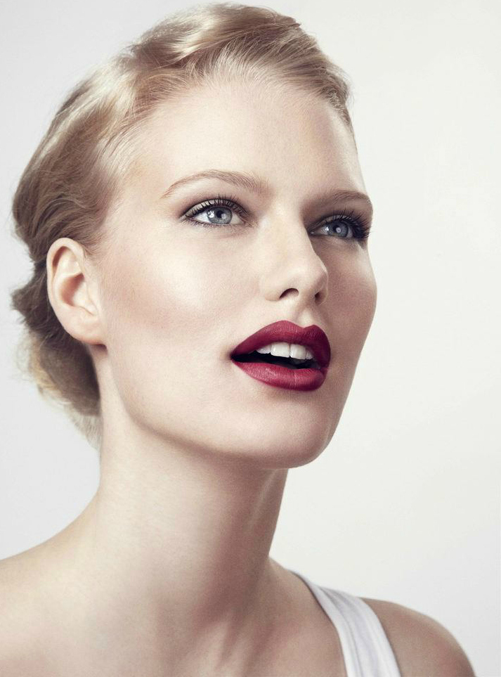 How to Get the Perfect Red Pout | AllFreeDIYWeddings.com