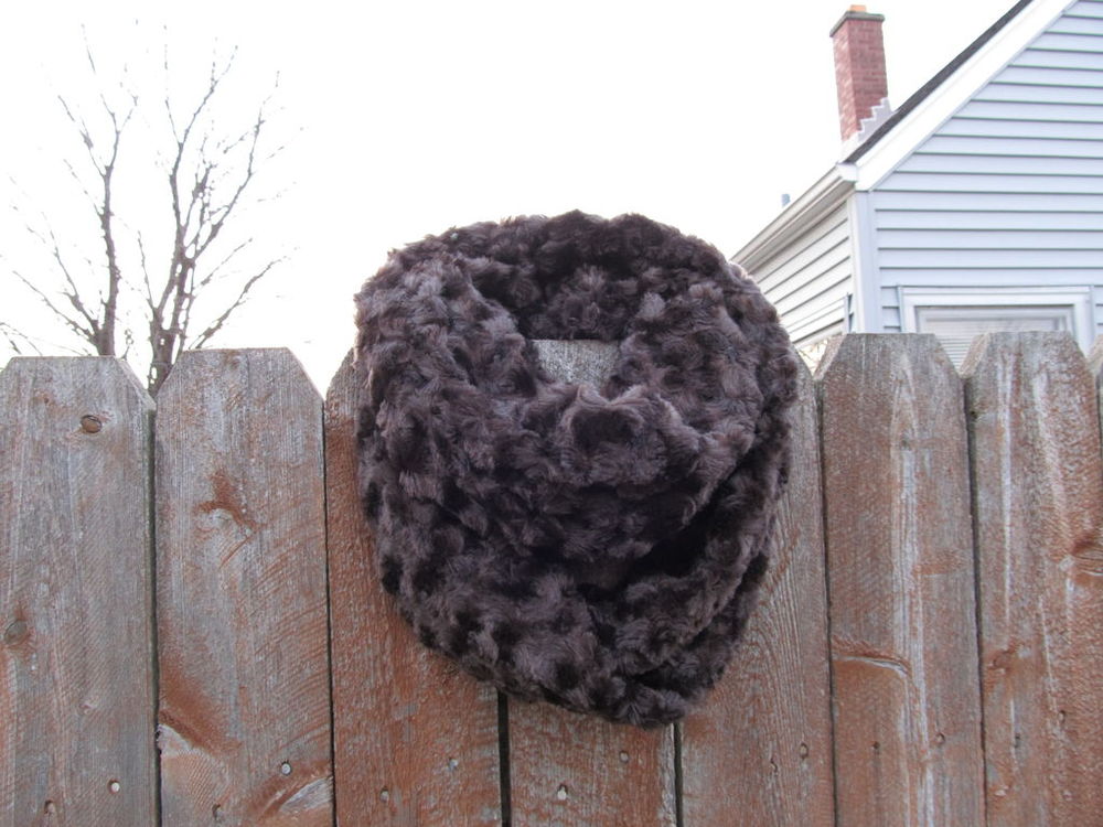 Fluffy Faux Fur Infinity Scarf | AllFreeHolidayCrafts.com