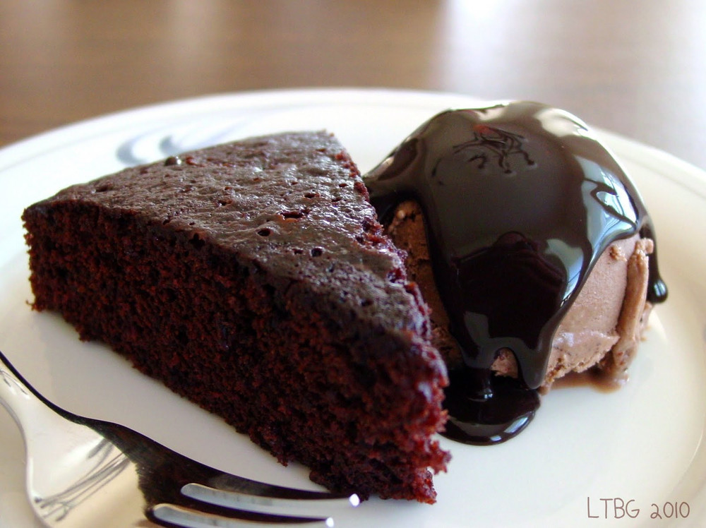 All-In-One Cake Pan Cake | TheBestDessertRecipes.com