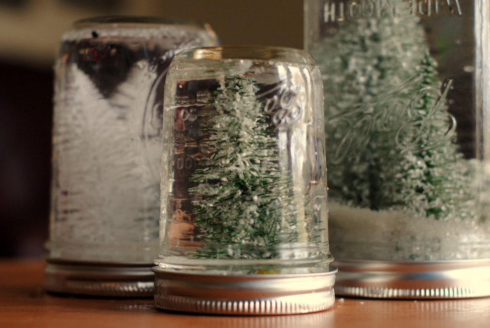 Oh Christmas Tree Mason Jars | AllFreeHolidayCrafts.com