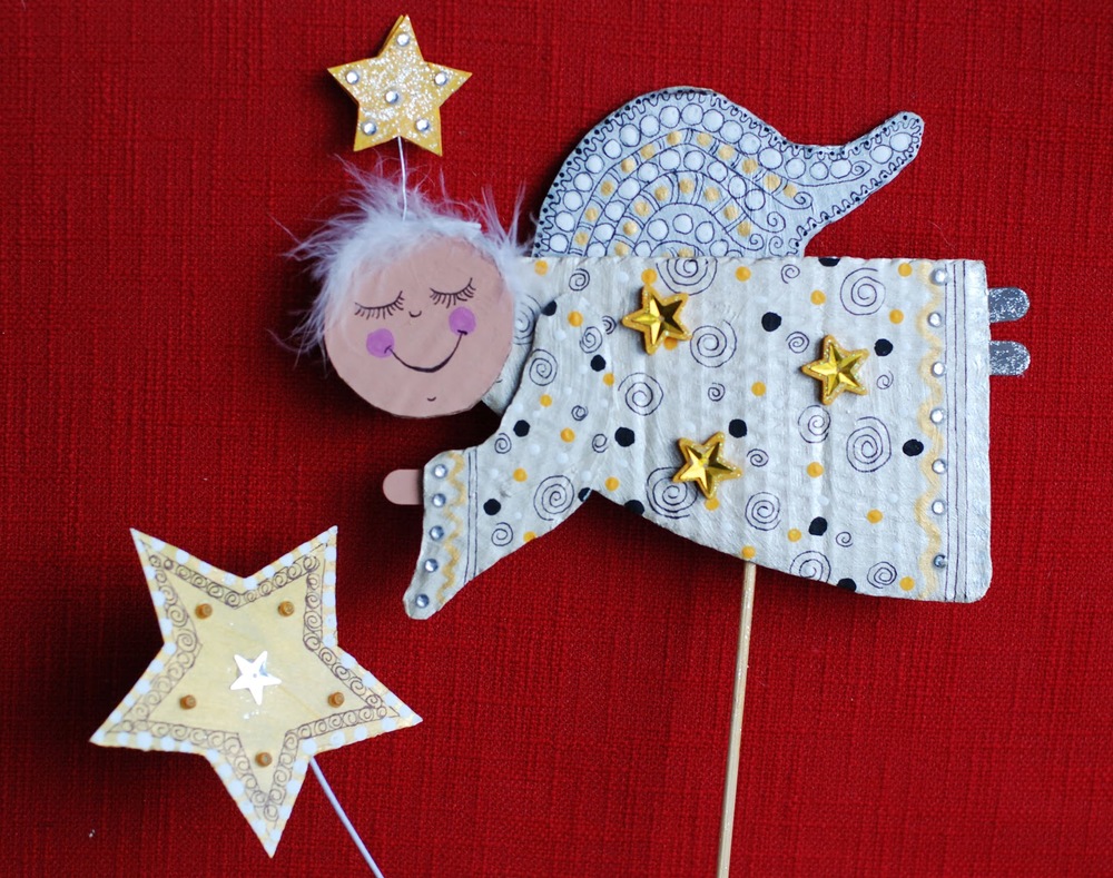 Flying Cardboard Angels | AllFreeChristmasCrafts.com