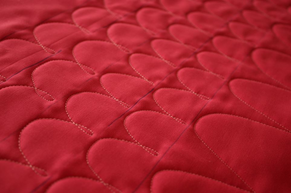 Arching Loop de Loops | FaveQuilts.com