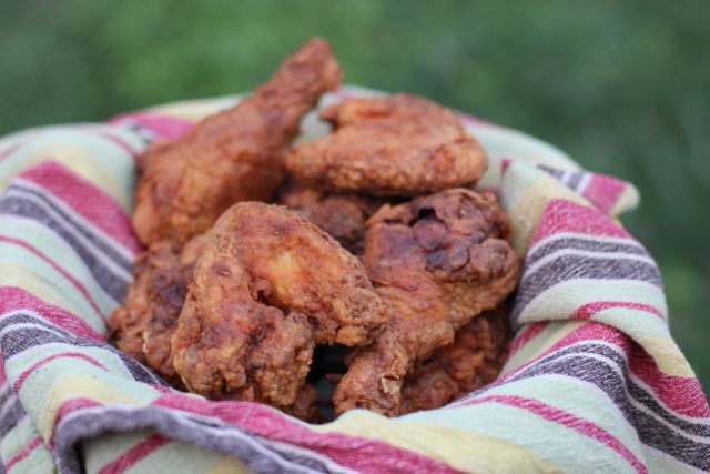 Traditional Fried Chicken | FaveSouthernRecipes.com