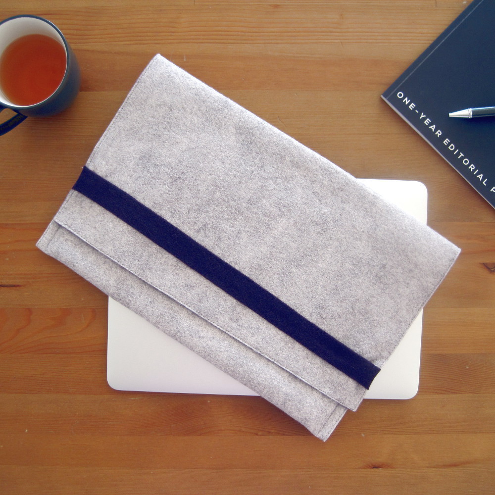 Felt & Fleece Laptop Sleeve | AllFreeSewing.com