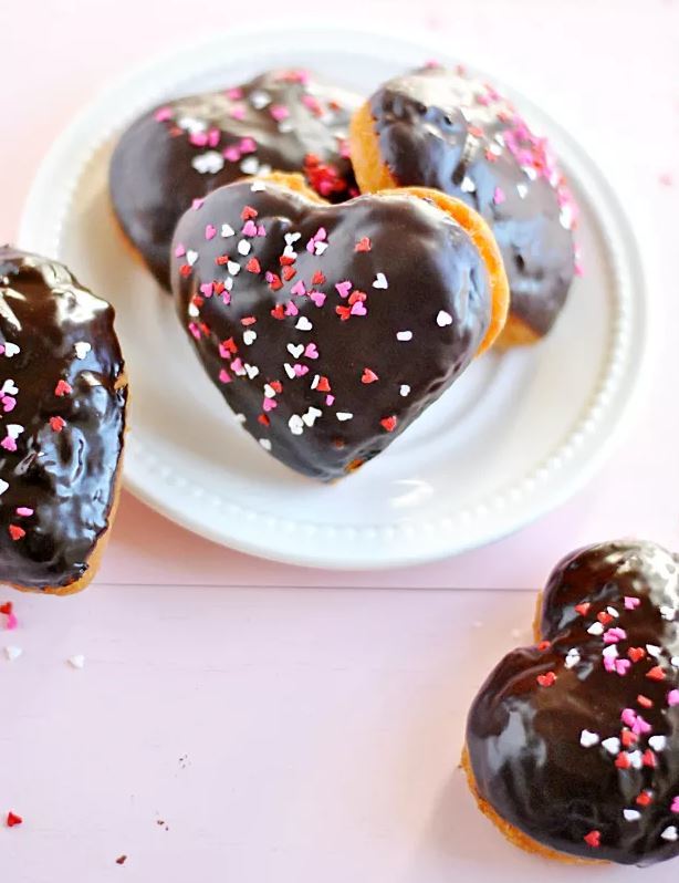 Bisquick Donuts | AllFreeCopycatRecipes.com