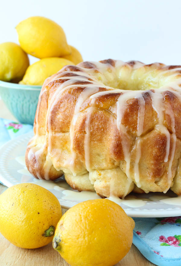 Cheesy Breakfast Monkey Bread | RecipeLion.com