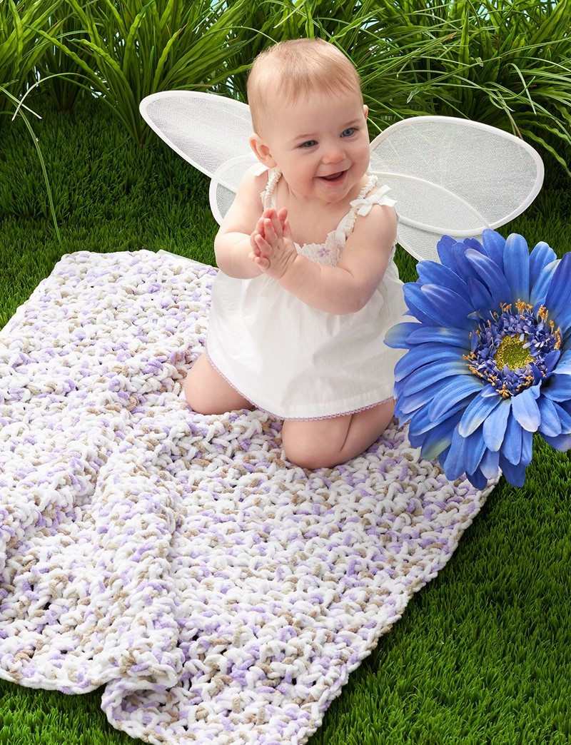 Reversible Baby Shell Blanket | AllFreeCrochet.com