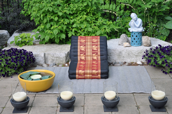 Outdoor Meditation Space | DIYIdeaCenter.com