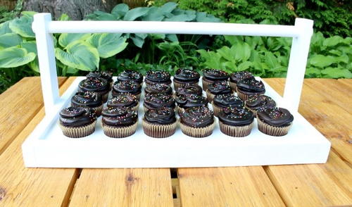 DIY Cupcake Holder | DIYIdeaCenter.com