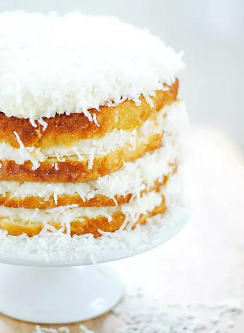Grandma's Favorite Coconut Cake | FaveSouthernRecipes.com