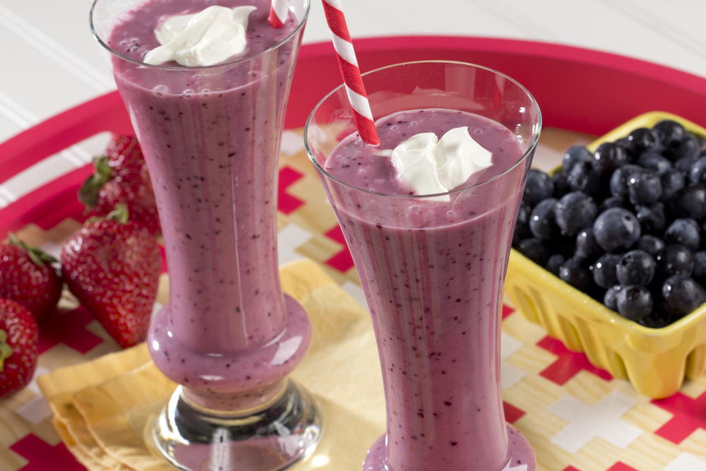 Berry Smooth Banana Sipper | EverydayDiabeticRecipes.com