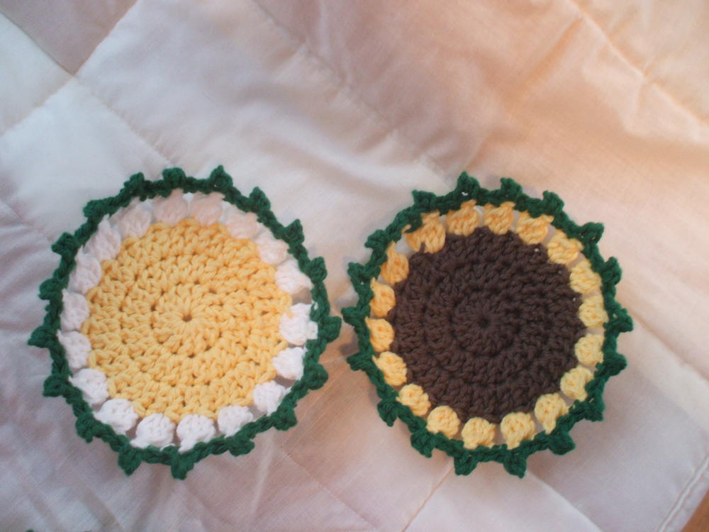 Sunflower and Daisy Coaster Pattern | AllFreeCrochet.com