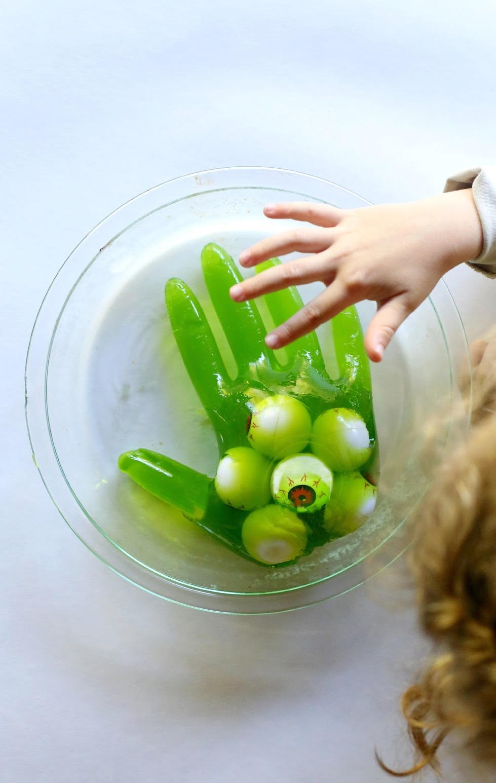 Haunted Hands Science for Kids | DIYIdeaCenter.com