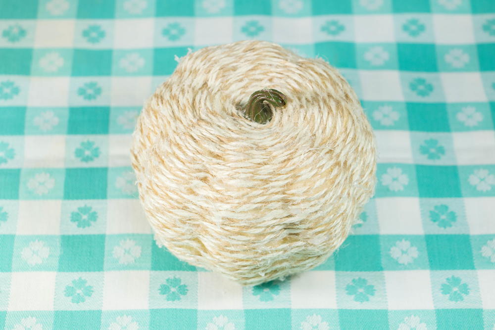 Baker's Twine Papier Mache Pumpkins | AllFreePaperCrafts.com