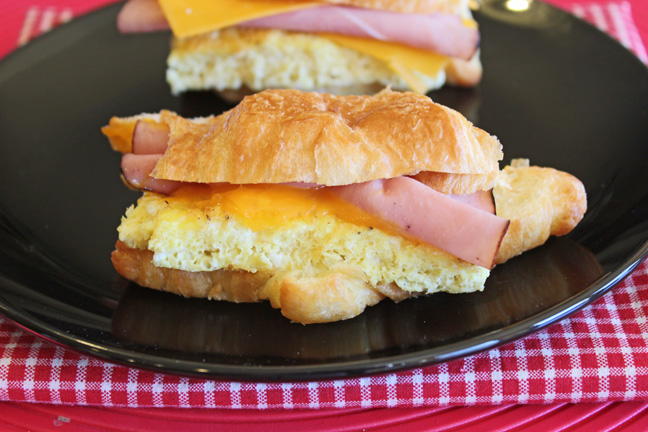 Make-Ahead Mini Breakfast Sandwiches | FaveSouthernRecipes.com