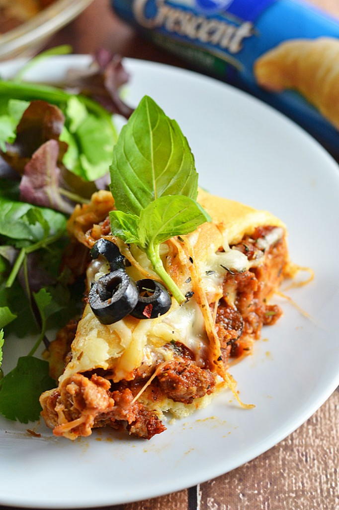 Easy Cheesy Pizza Bake | RecipeLion.com