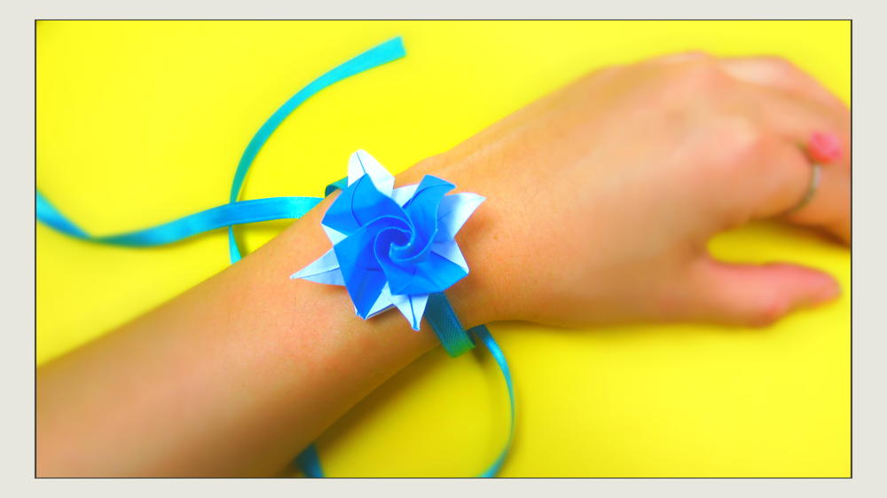 Origami Little Rose Bracelet | AllFreePaperCrafts.com