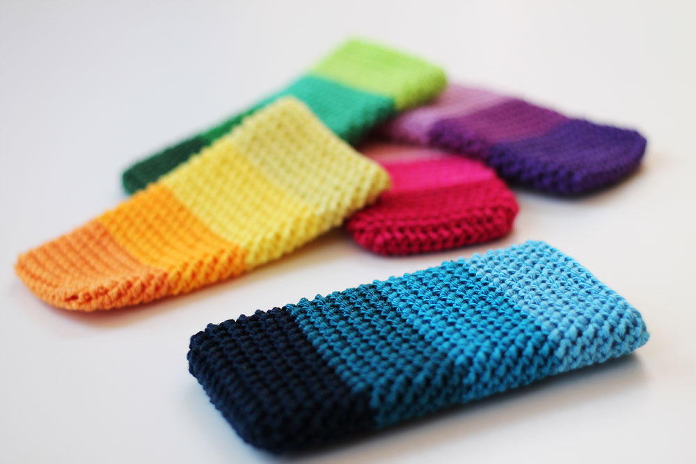 Herringbone Phone Cover | AllFreeCrochet.com