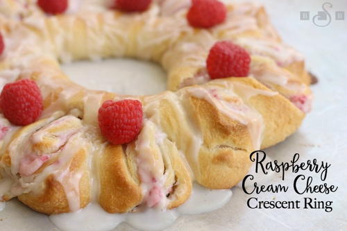 Raspberry Cream Cheese Crescent Ring | RecipeLion.com