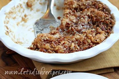 Cinnamon Pecan Coffee Cake | FaveSouthernRecipes.com