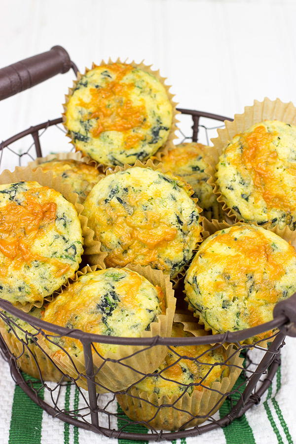 Savory Spinach Cheddar Cornbread Muffins | FaveSouthernRecipes.com