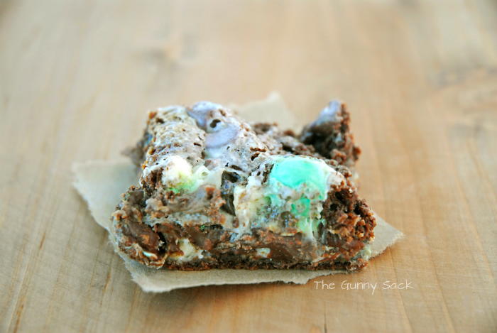 Mint M&M Chocolate Cookie Bar | TheBestDessertRecipes.com