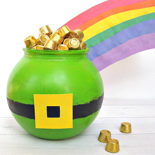 Pot O' Gold Clay Pot Craft | FaveCrafts.com