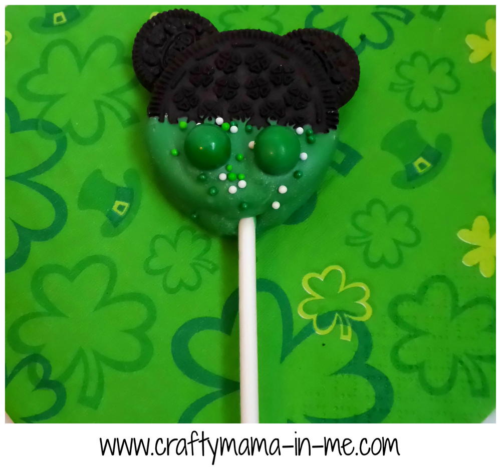 Luck of the Irish Mickey Mouse Oreo Pops | AllFreeKidsCrafts.com