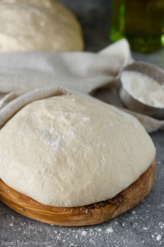 Homemade Pizza Dough | RecipeLion.com