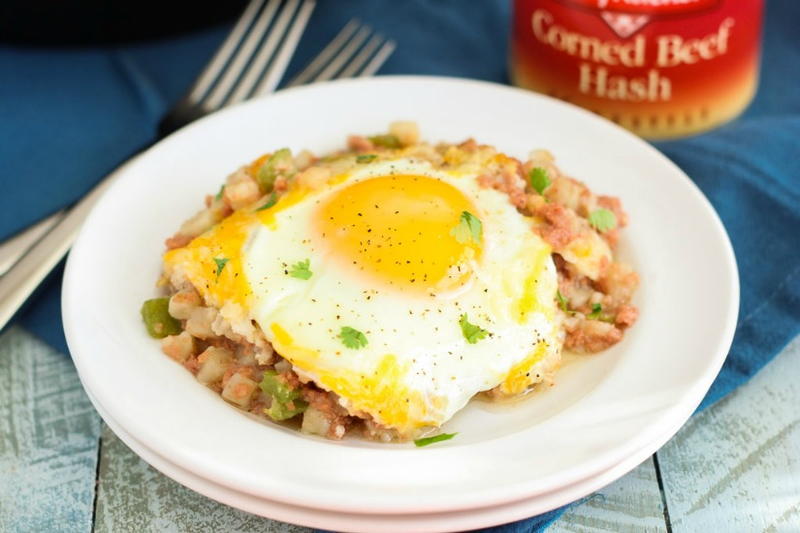 Corned Beef Hash and Eggs | RecipeLion.com