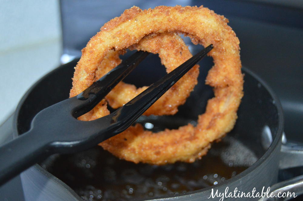 Extra Crispy Onion Rings | RecipeLion.com