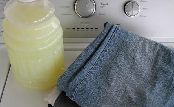 Homemade Liquid Laundry Detergent | DIYIdeaCenter.com