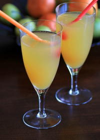 Peach Sparkler | RecipeLion.com