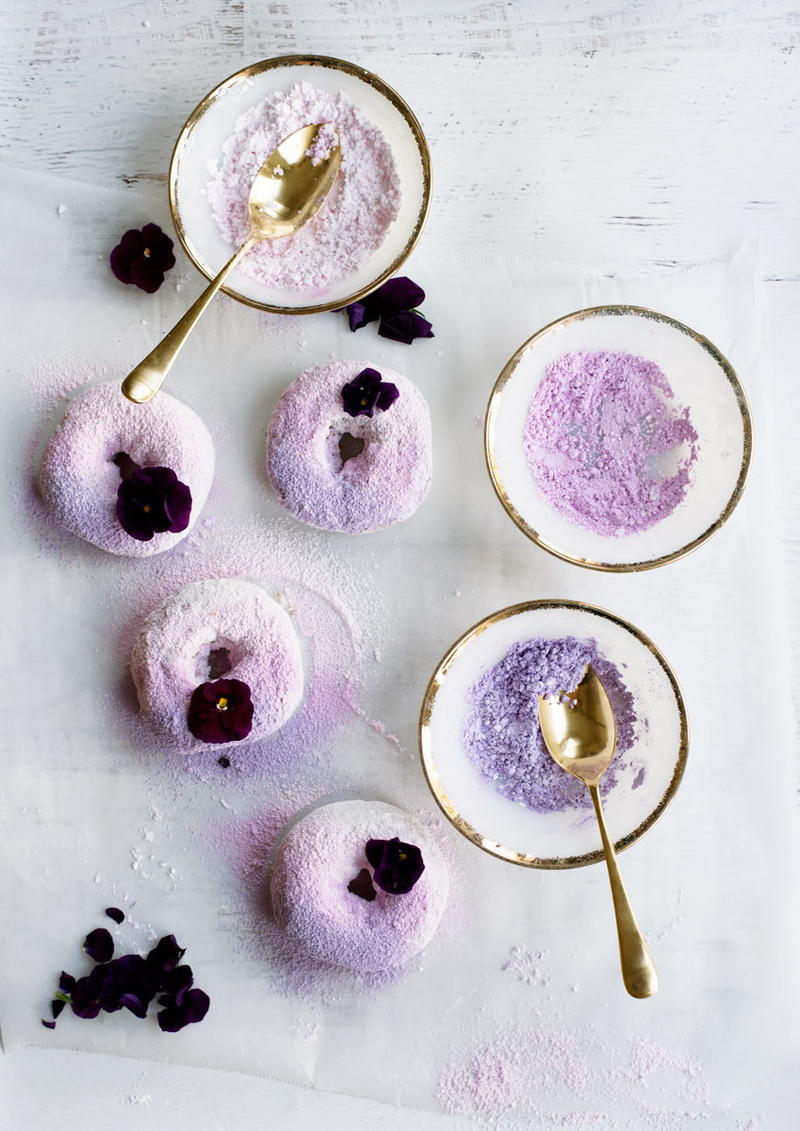 Colorful Ombre Powdered Sugar Donut DIY | RecipeLion.com