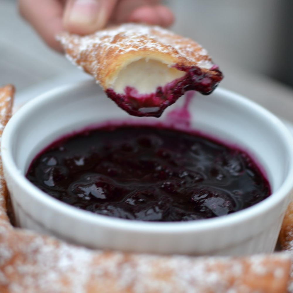 Cream Cheese Dumplings with Blueberry Sauce | RecipeLion.com