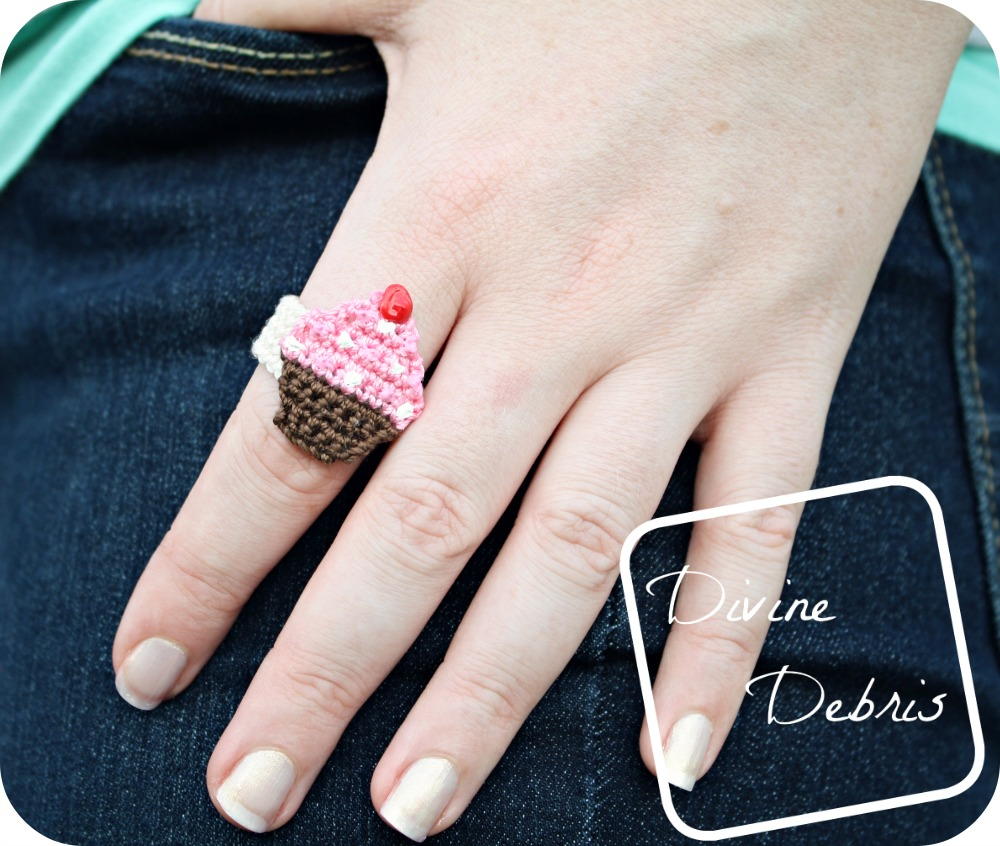 Easy Chrissy Cupcake Ring | AllFreeCrochet.com