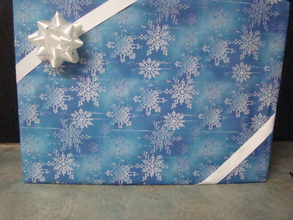 How to Wrap a Present the Classy Way | DIYIdeaCenter.com