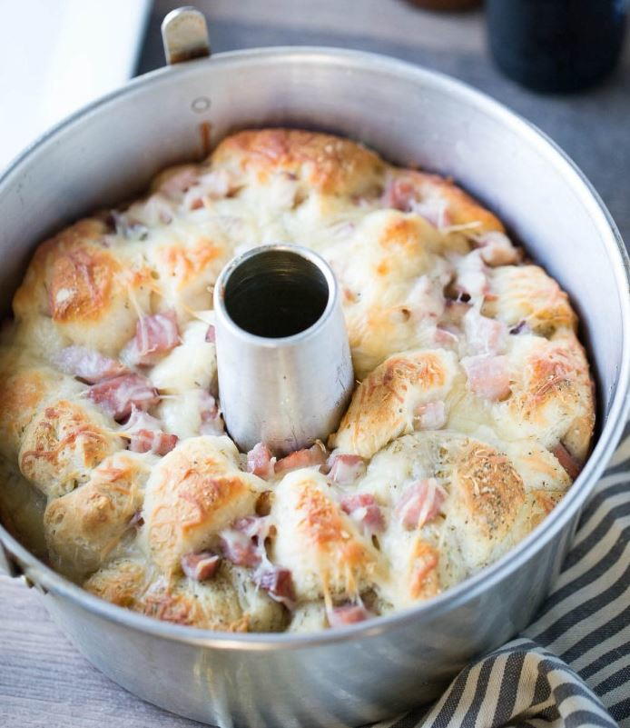 Ham and Swiss Monkey Bread Recipe | FaveSouthernRecipes.com