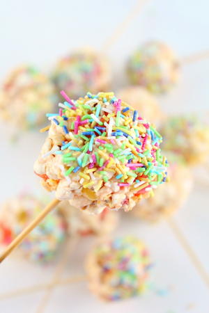 Harry Potter Honeyduke's Acid Pops | TheBestDessertRecipes.com
