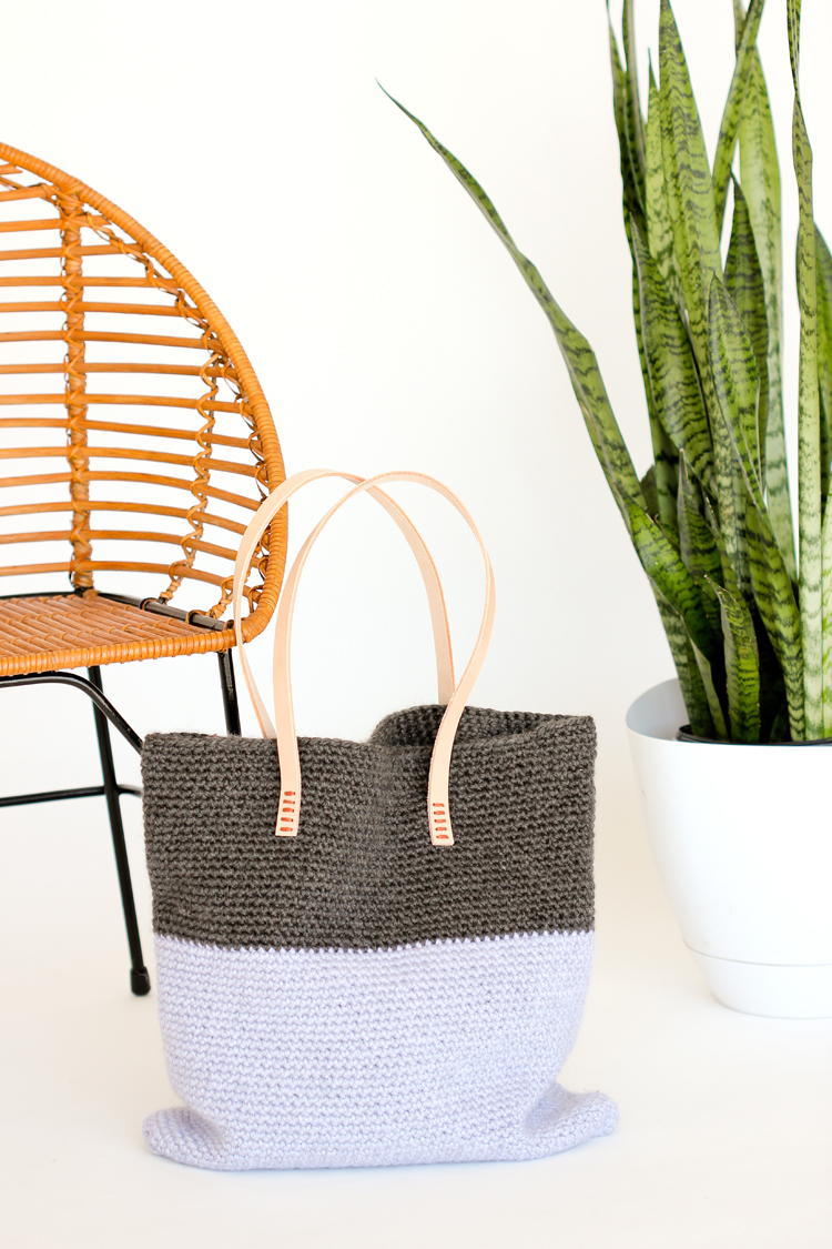 18 Free Crochet Bag Patterns For Beginners | FaveCrafts.com
