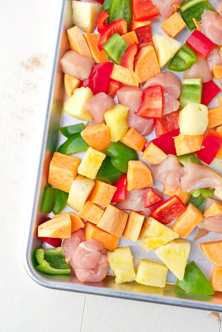 Hawaiian Chicken Sheet Pan Supper | RecipeLion.com
