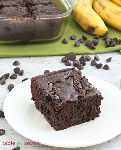 Secret Ingredient Chocolate Cake Recipe | FaveSouthernRecipes.com