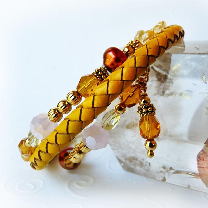 How to Work With Memory Wire When Making DIY Jewelry ...