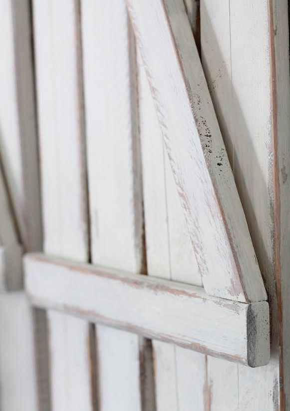 How to Distress Paint | DIYIdeaCenter.com